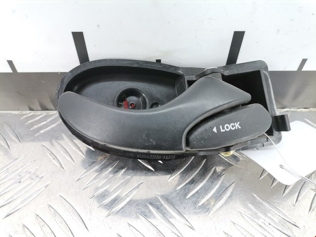 Ручка двери внутренняя передняя правая Ford Focus 1 XS41A22600AK арт. 1588659