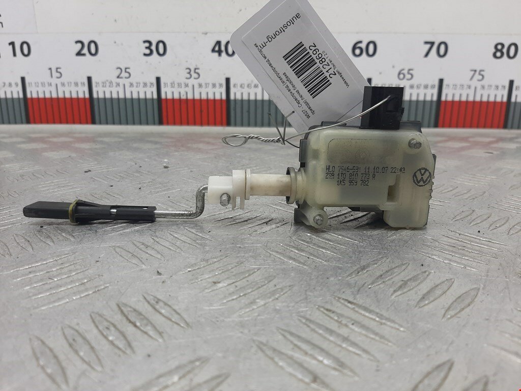 Сервопривод (электропривод моторчик привода) лючка бензобака Volkswagen Touran 1 1T0810773A арт. 2128692