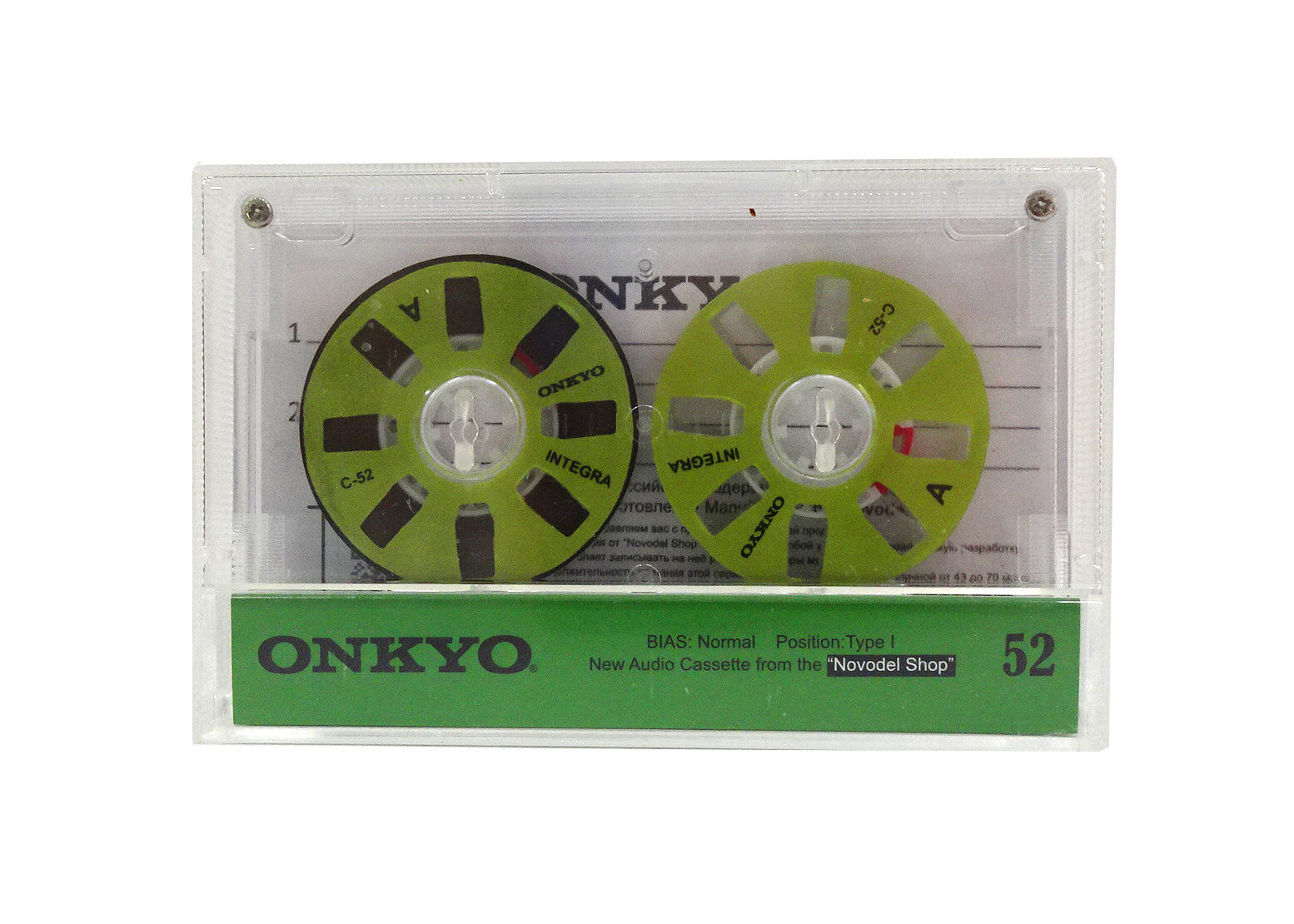 Аудиокассета ONKYO c зелёными боббинками
