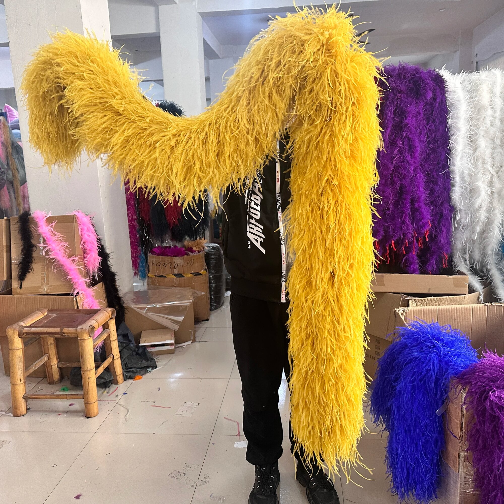 Боа из страусиных перьев 2 метра 1 PLY, gold