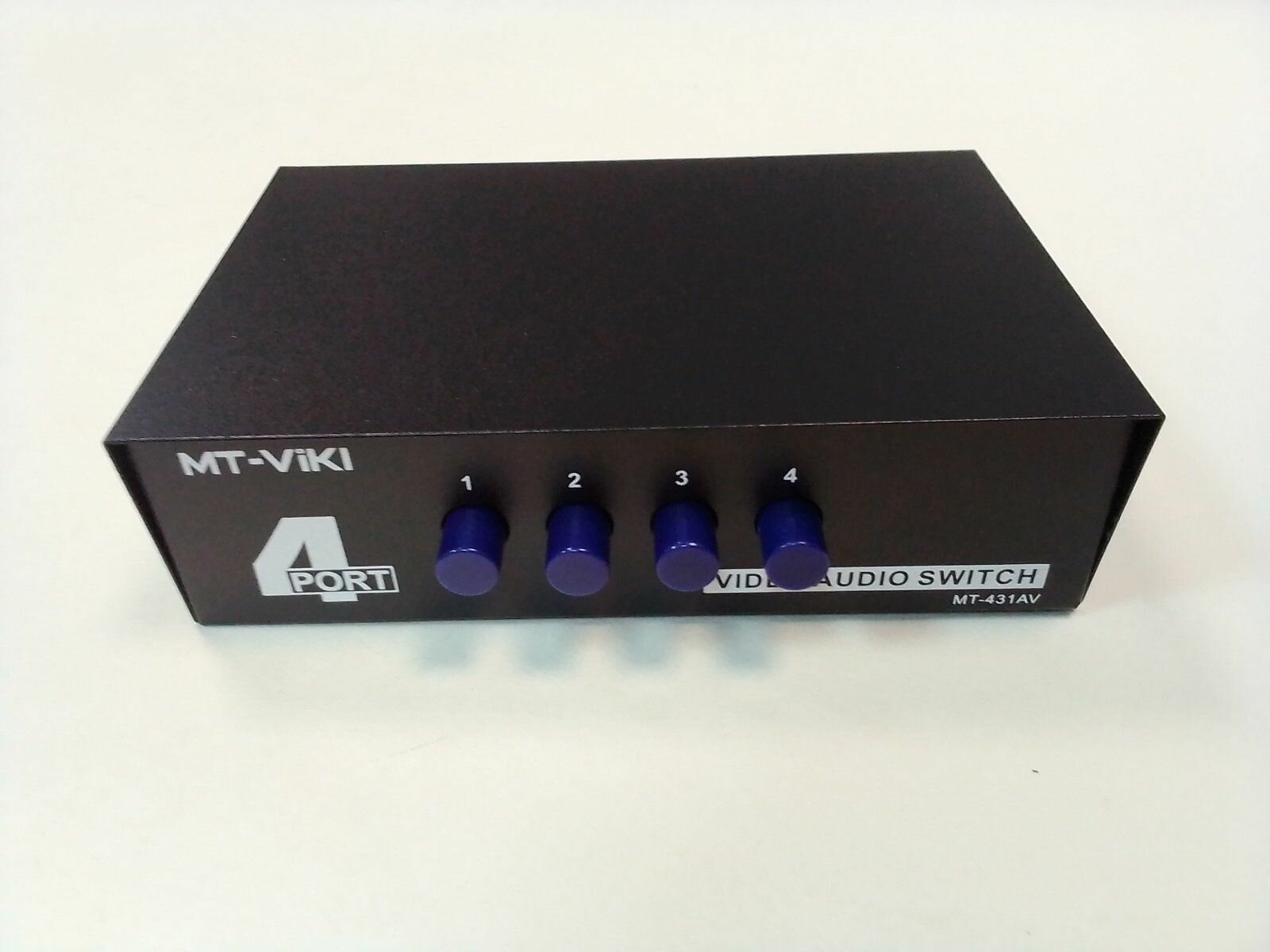 Переключатель 4x3RCA --> 1х3RCA (селектор входов) кнопочный