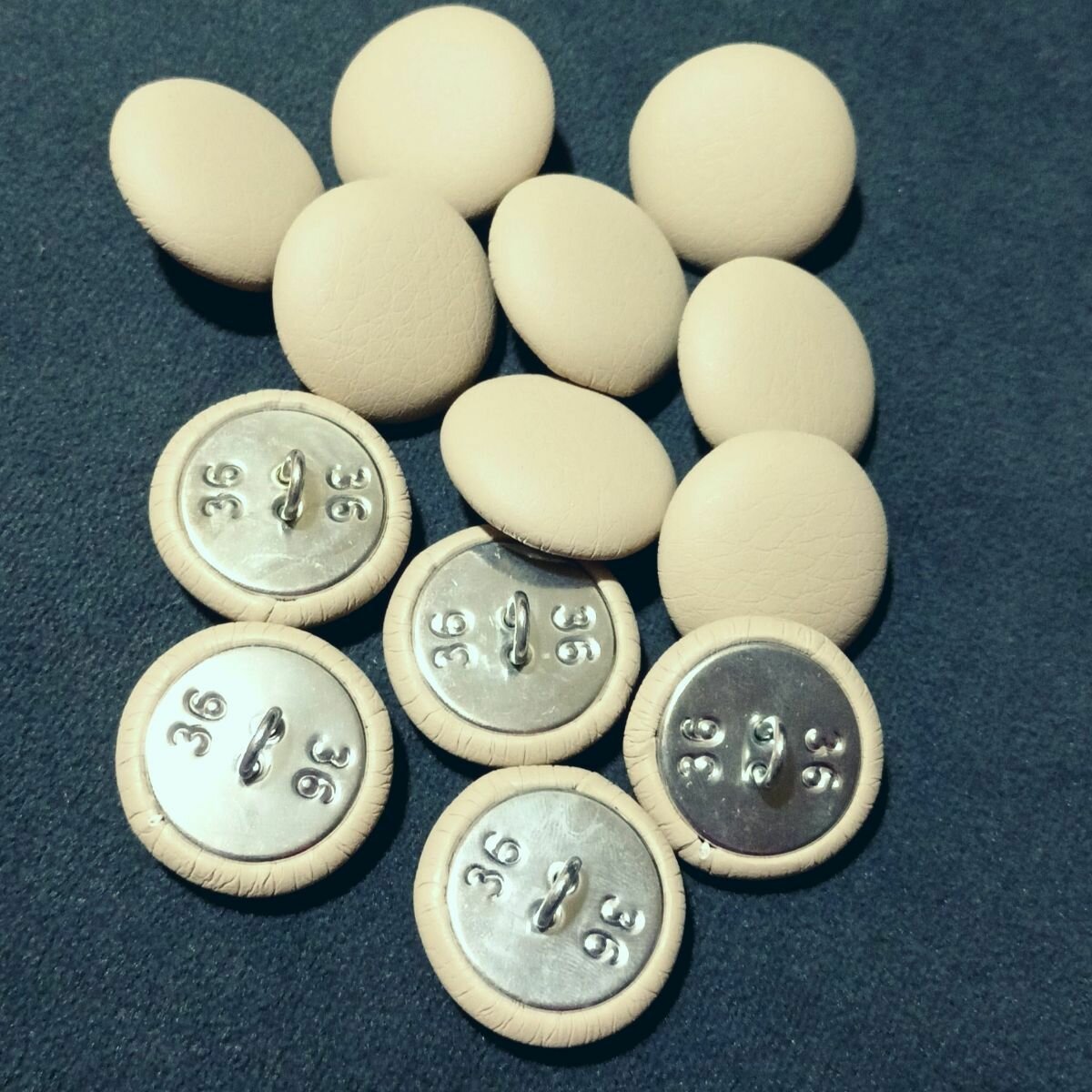 Пуговицы для каретной стяжки (22 мм). Кожзам. Цвет бежевый. Фасовка 10 шт.