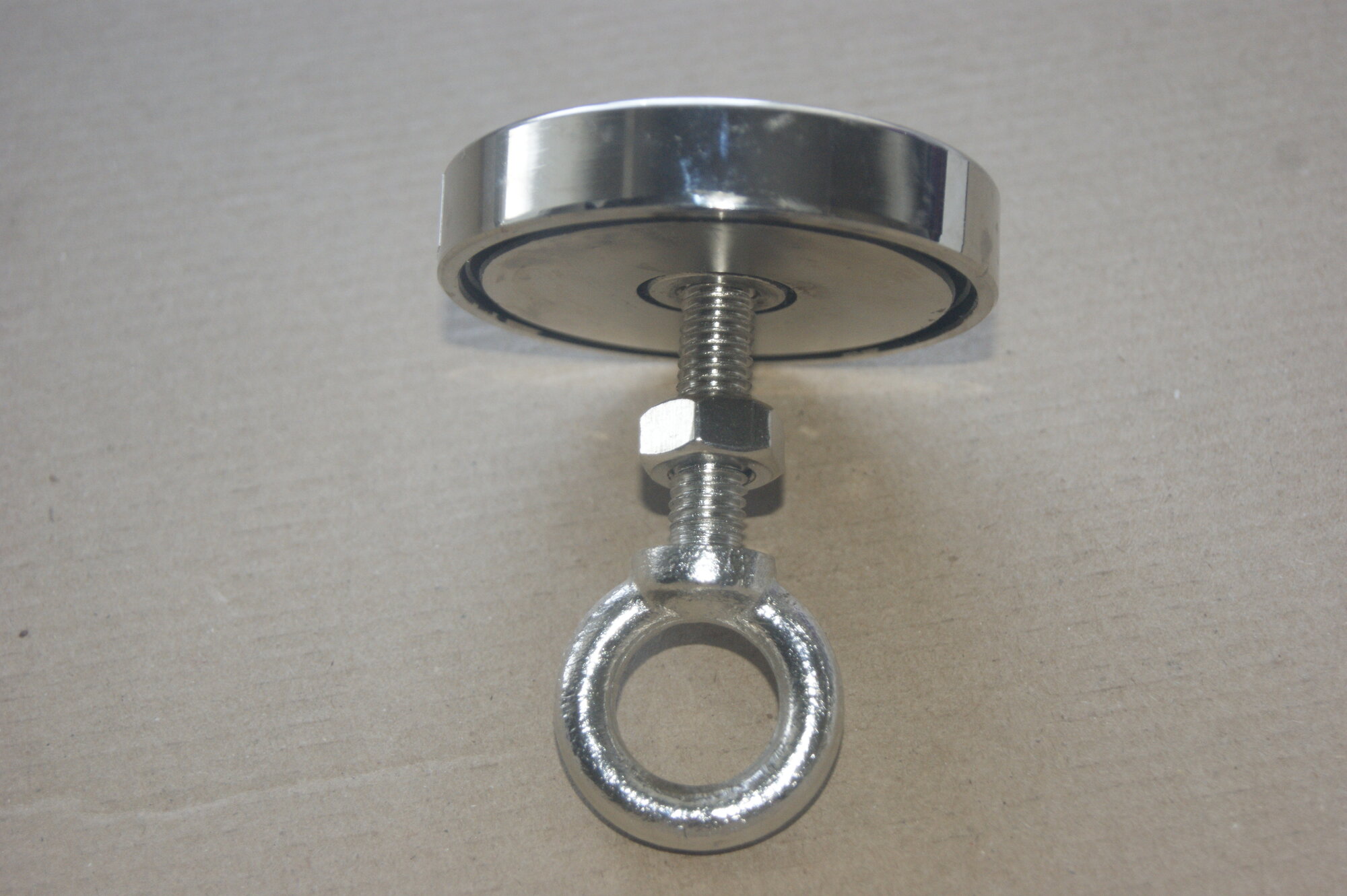 Поисковый , сверхсильный , неодимовый магнит, универсальный, Neodim 74, F120 односторонний , с отверстием 8мм , с рым-болтом и контргайкой в комплекте