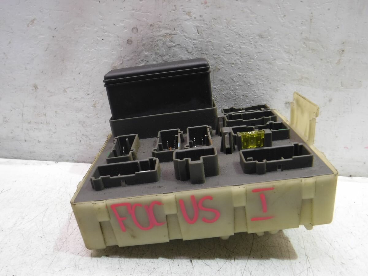 Блок предохранителей Ford Focus I (1998—2004) 1112275