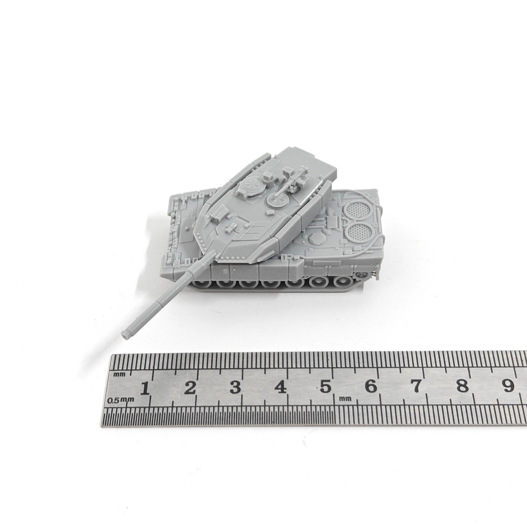 Модель танка Leopard 2A7 Tusk Model 1/144 — фото 1