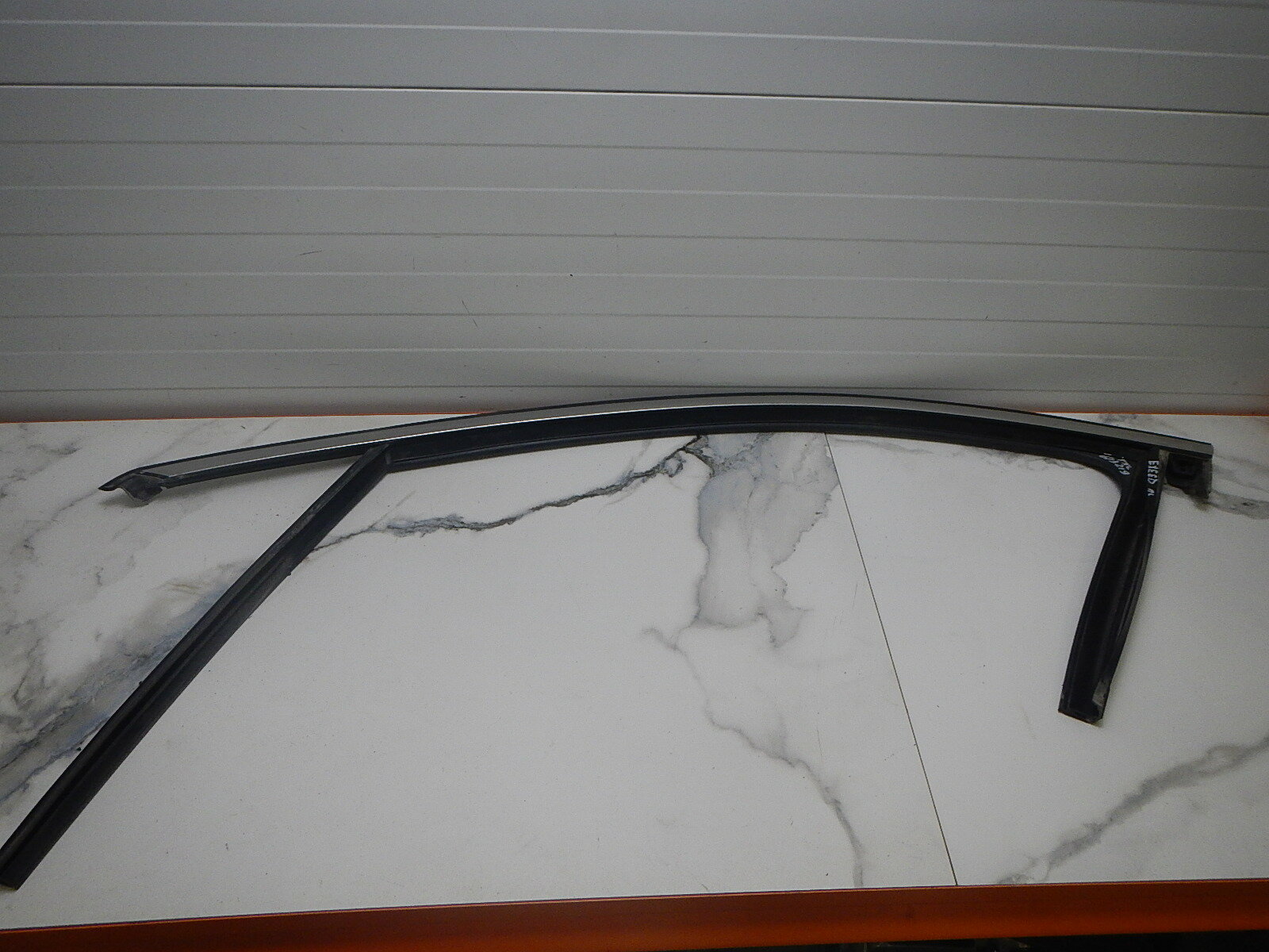 Б/У Уплотнитель стекла двери передней левой, EXEED (Эксид)-TXL (21-) EXEED TXL (21-) Потертости. 613219 EXEED арт. 55400...