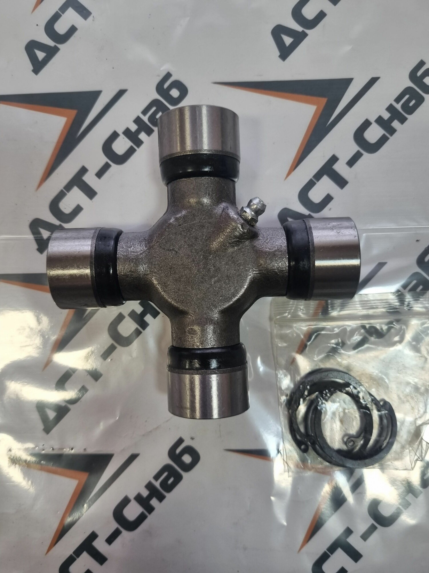 Крестовина карданного вала 46785, 835727M91,10X0344,84355325,1179887,11716650,84512471 30x106 Terex, Volvo на мосты Carraro