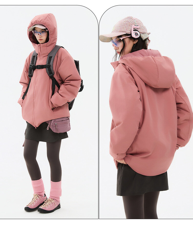 Легкая пуховая куртка на открытом воздухе