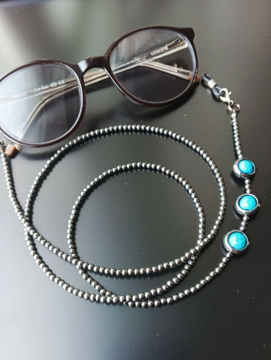 Цепочка для очков из натуральных и стеклянных поделочных бусин