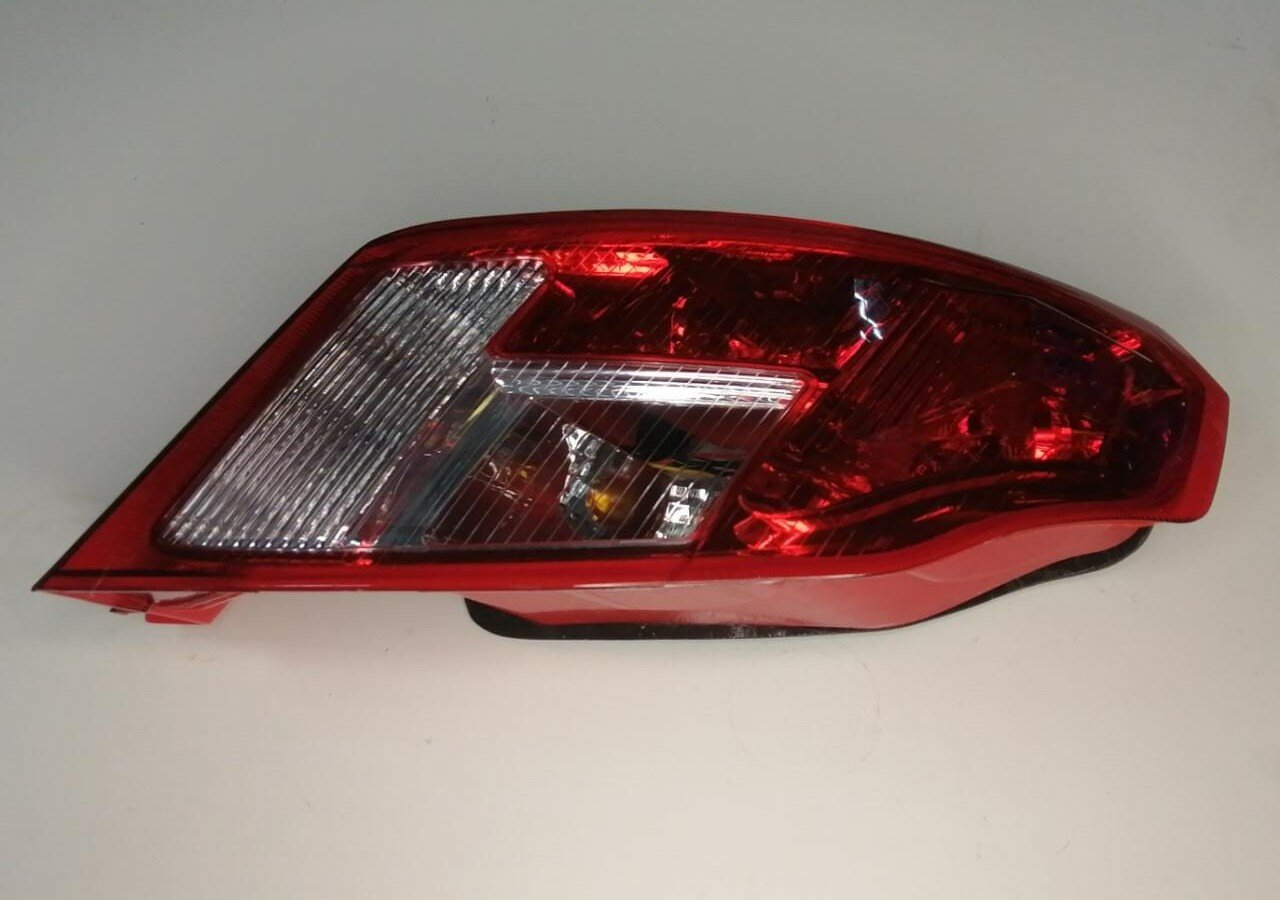 Фонарь задний правый Geely Emgrand EC7 [1.8 16V CVT хетчбэк] 1067002019