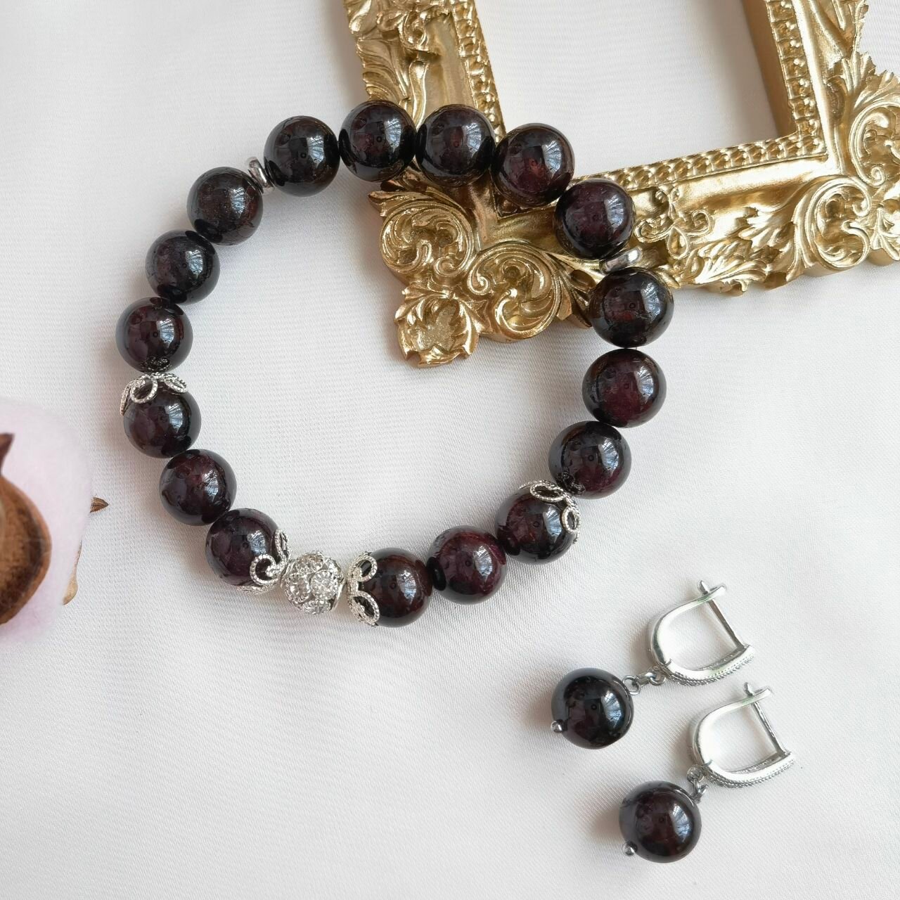 Комплект бижутерии Камни Елены: серьги, браслет, гранат