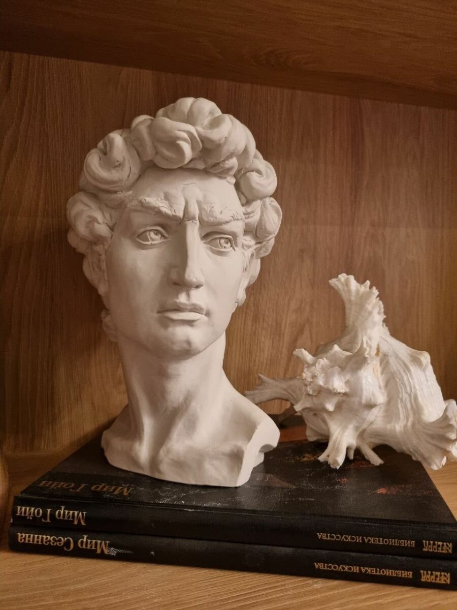 Гипсовая статуэтка Семейное производство Лидер "Давид", ручная работа, цвет белый