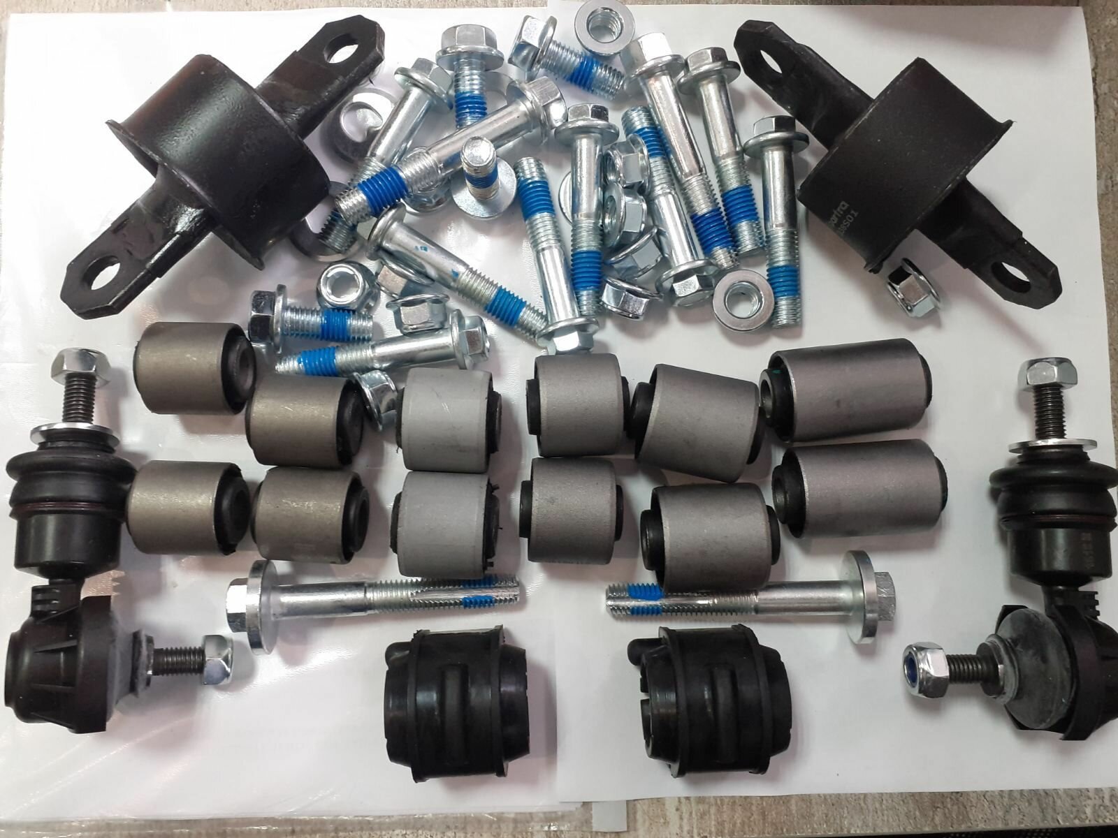 Все сайлентблоки задней подвески мазда 3 ford mazda+ развальные болты стойки втулки mazda