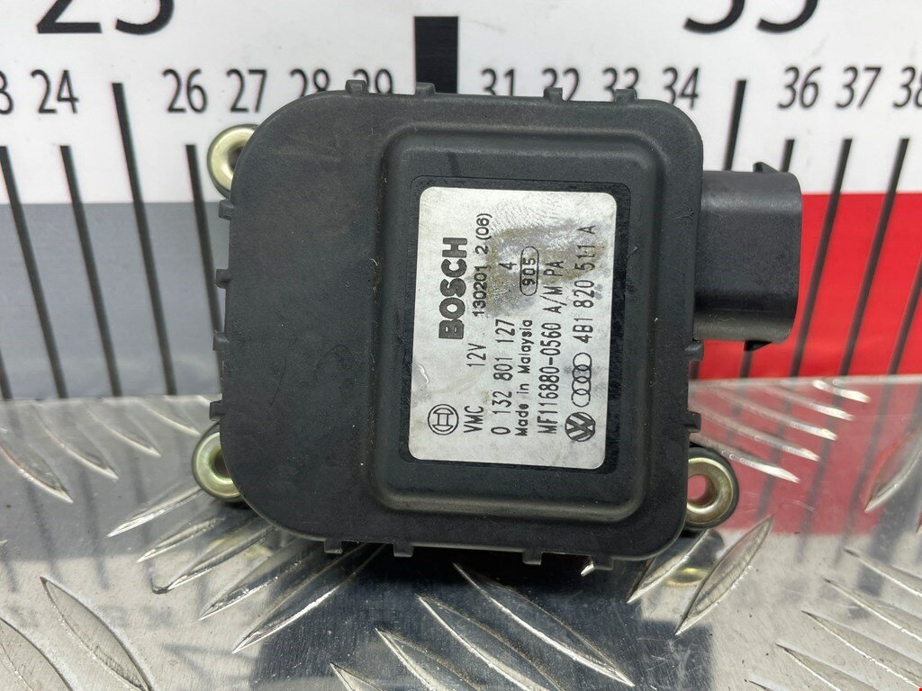 Сервопривод (электропривод моторчик привода) Audi A6 C5 4B1820511D арт. 1937813