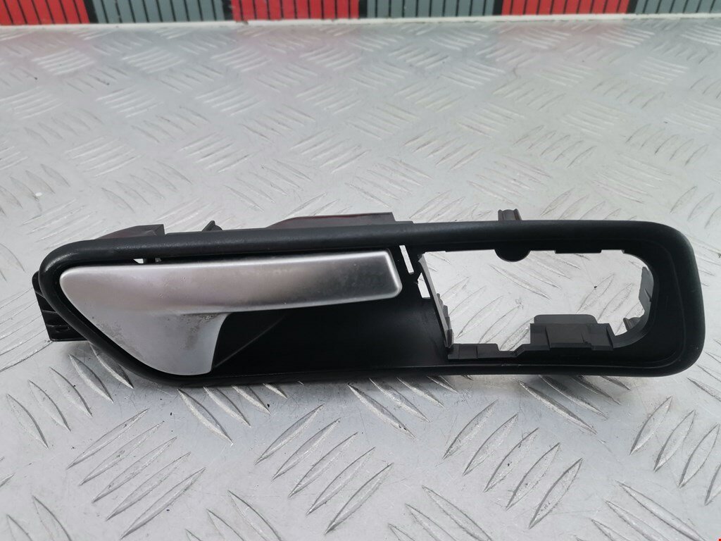 Ручка двери внутренняя передняя правая Volkswagen Touran 1 1T2837114D арт. 1969111