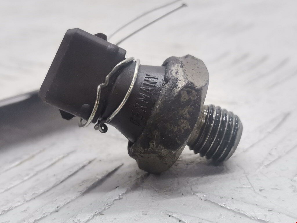 Датчик давления масла BMW 3-Series (E90/E91/E92/E93) 12618611273 арт. 2066795