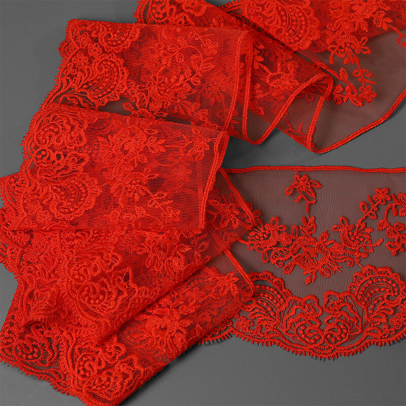 Кружево на сетке (кружево для шитья и рукоделия) шир.130мм цв. красный упак.13,7 м