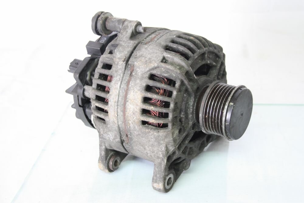 Генератор Nissan Juke I 2310000Q2J