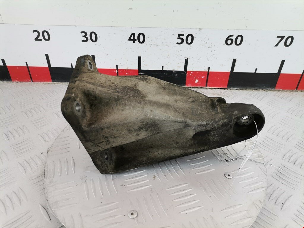 Кронштейн (крепление лапа) двигателя BMW 3-Series (E90/E91/E92/E93) 22116760310 арт. 1537677