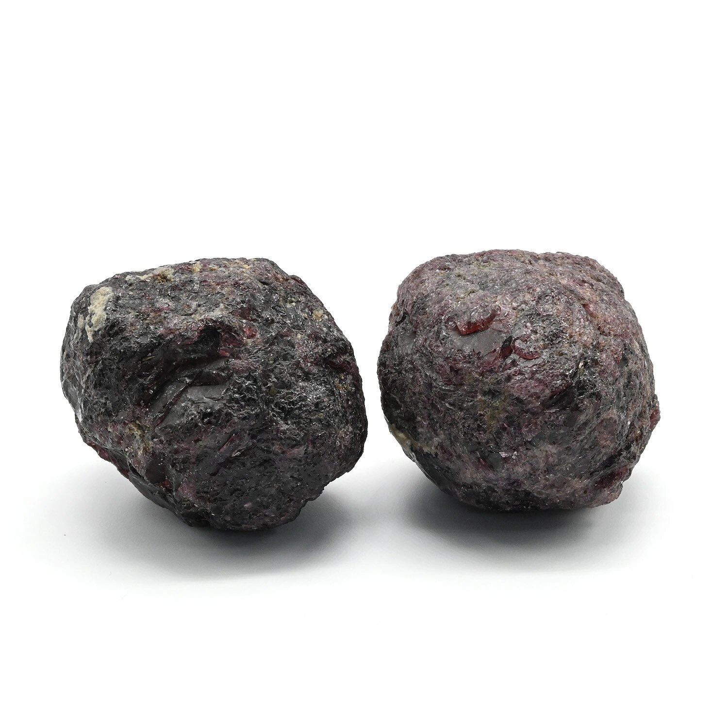 Гранат коллекционный 40*34*31мм, 78г 1шт .