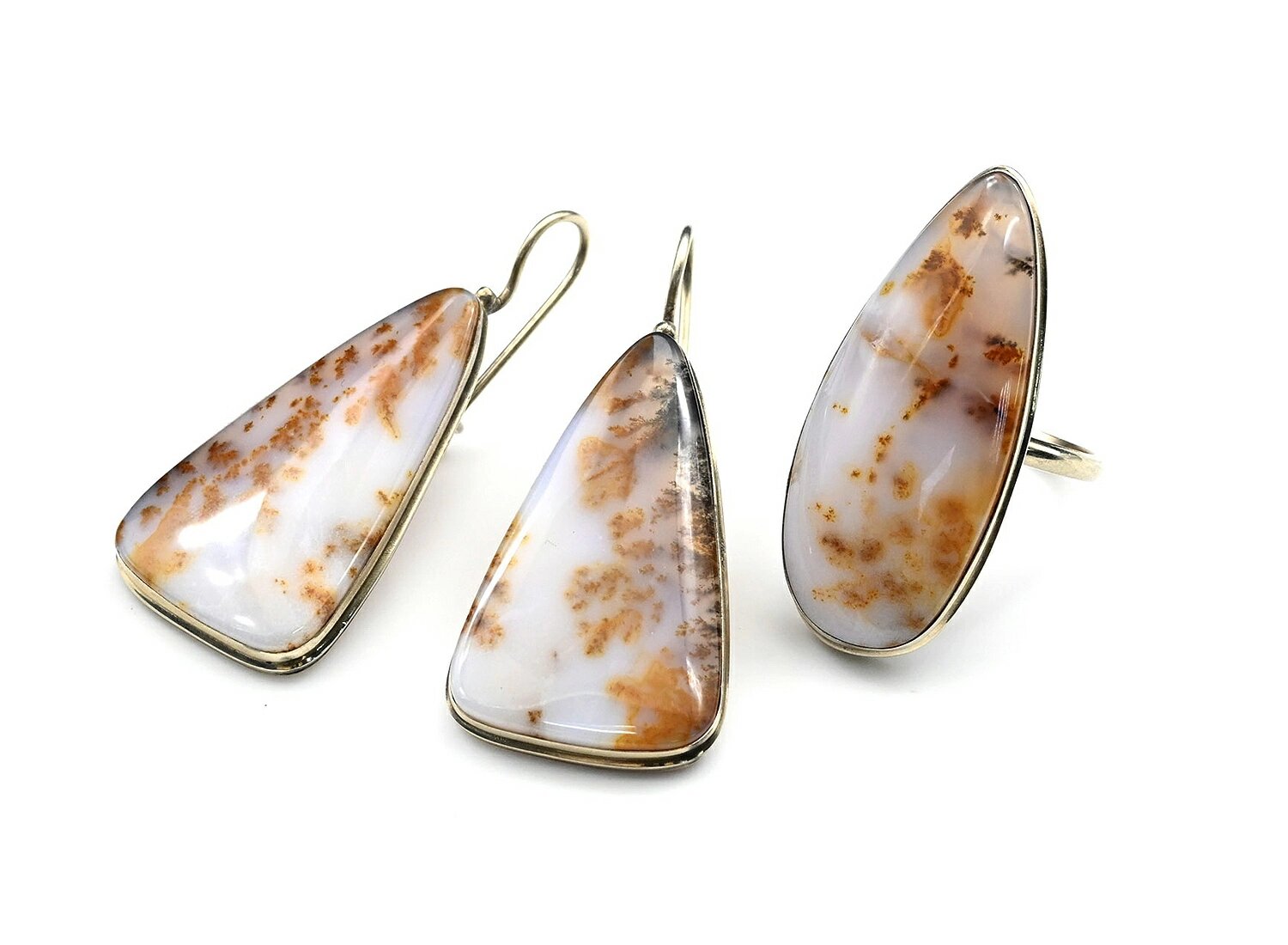 Комплект бижутерии: кольцо, серьги, агат