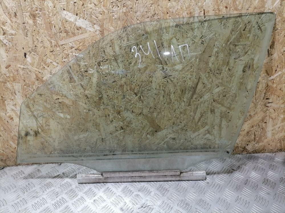 Стекло двери передней левой MERCEDES C w202 2027200318