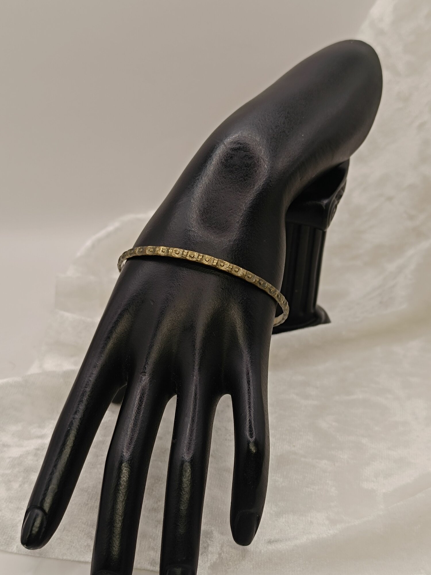 Винтажный индийский латунный браслет, длина 22 см.