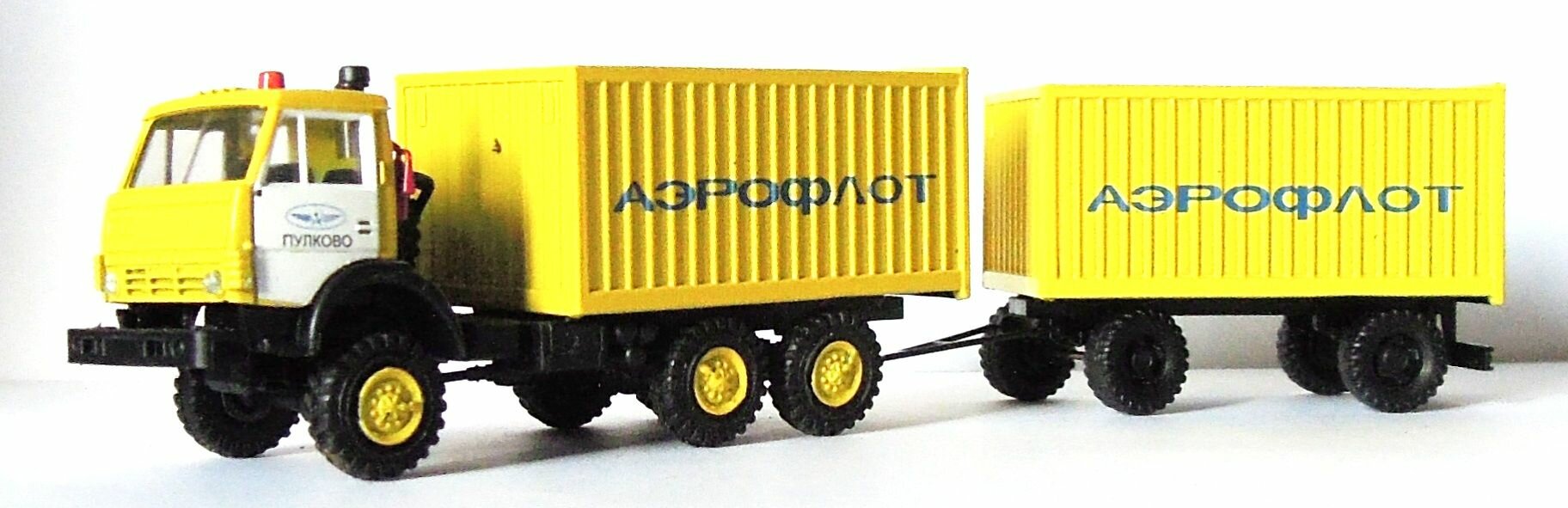 870246-3 MTD Модель грузовика с прицепом H0 1:87 16,5мм