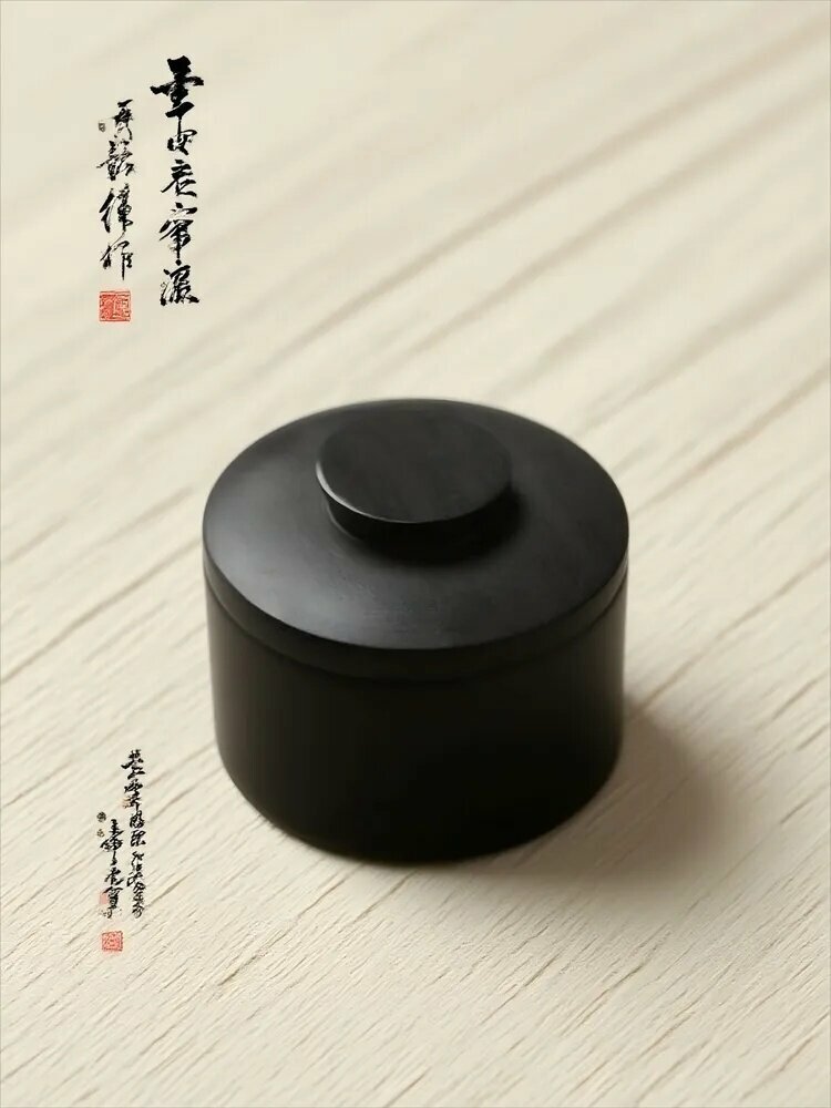 Чернильница , предназначенная для каллиграфии, изготовлена из натурального необработанного камня