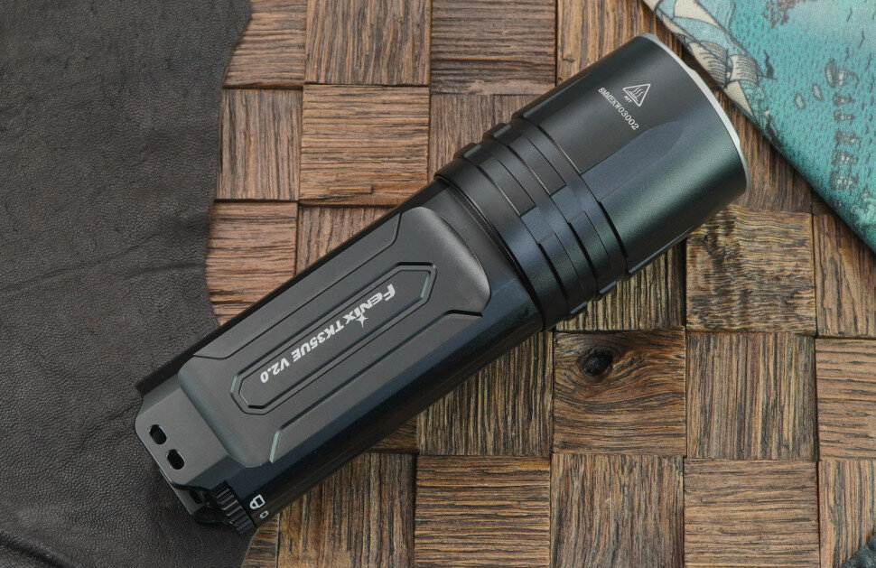 Мощный EDC фонарь Fenix TK35UE V2.0