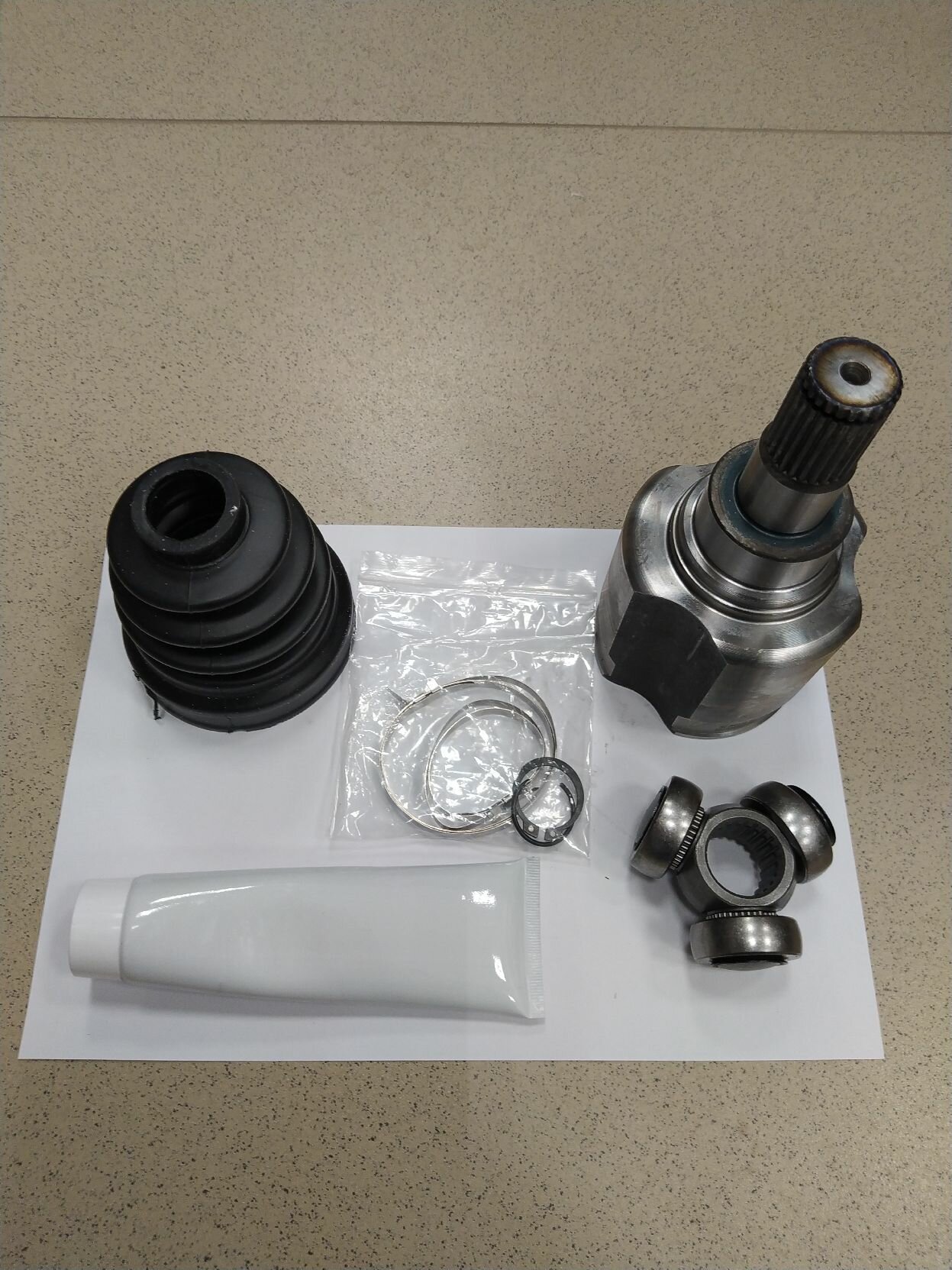 Шрус внутренний левый (23 наружных, 25 внутренних шлица) Geely Emgrand EC7 [1.8 16V 5MT седан] 1064001798