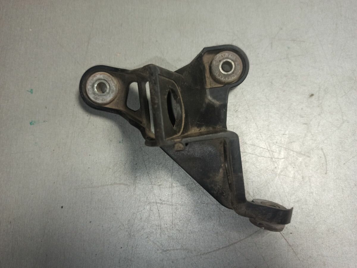 Кронштейн троса МКПП Volkswagen Golf Caddy Touran 1K0711789H