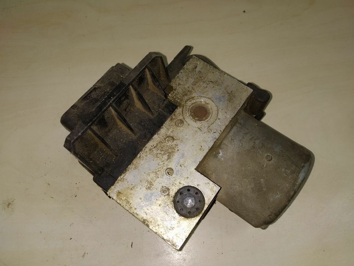 Блок управления ABS Audi A4 A6 A8 8E0614111T 8E0614111T