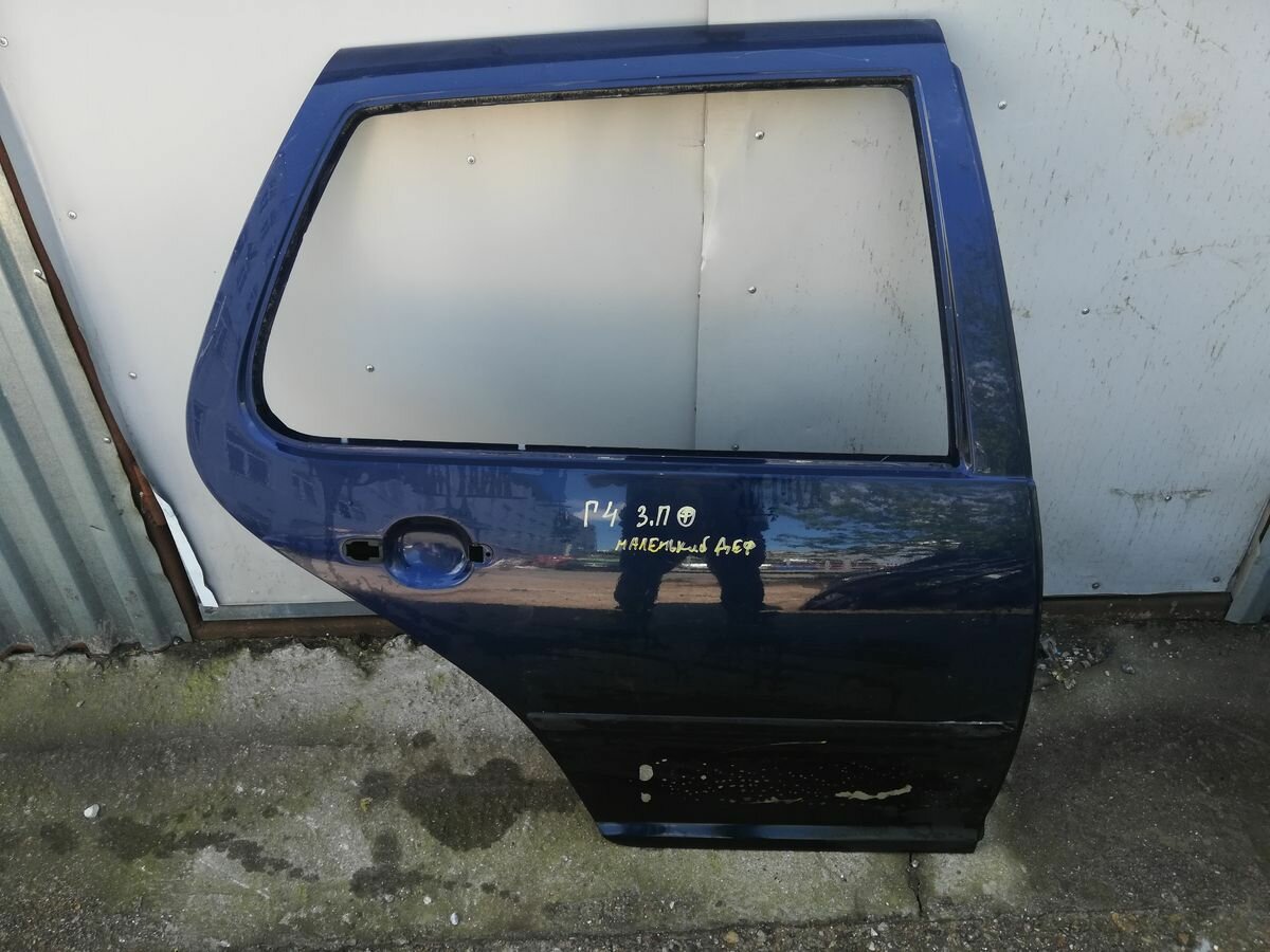 Дверь задняя правая Volkswagen Golf Mk4 (1997—2006) 1J6833056F