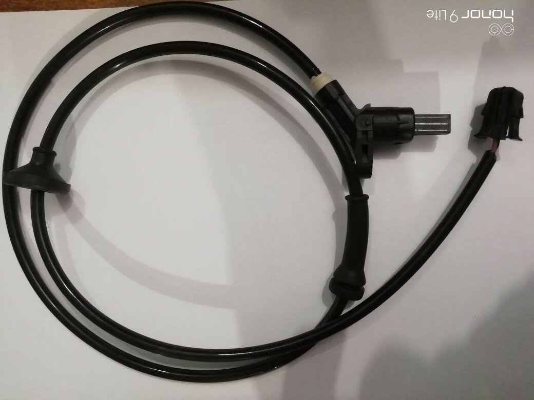 Датчик ABS задний Chery Amulet [1.6 8V 5MT лифтбэк] A113550131
