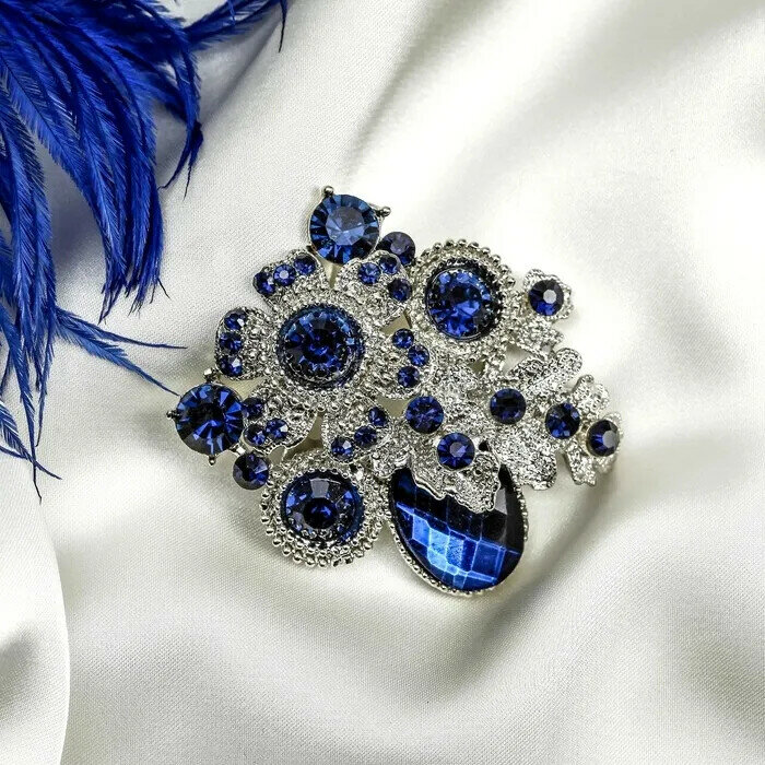 Брошь, стекло, стразы