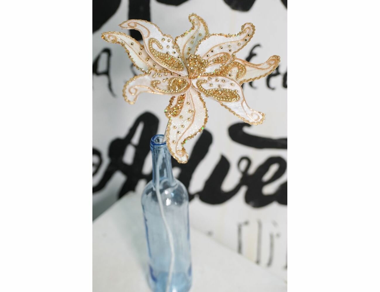 Искусственная пуансеттия пейсли джеверли, полиэстер, слоновая кость с золотым, 23 см, Christmas Deluxe 86655