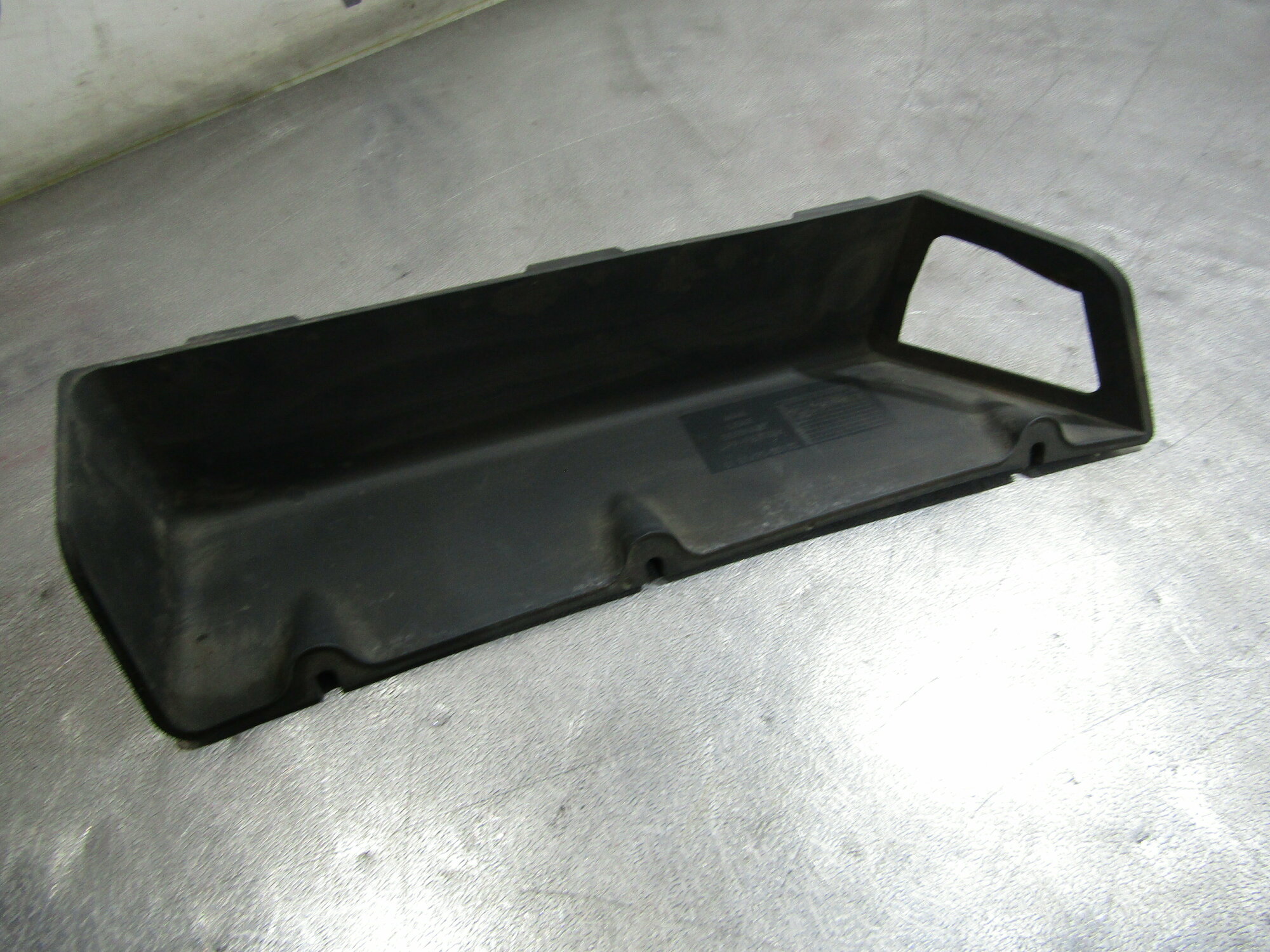 Накладка под торпедо справа MAN TGA