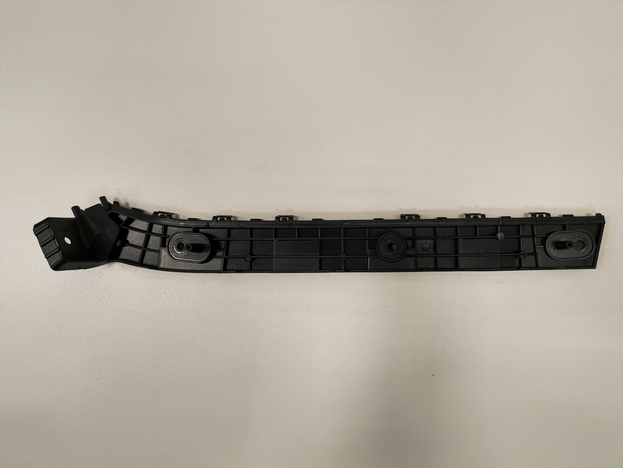 Кронштейн бампера заднего левый Chery Tiggo 8 Pro MAX [2.0 16V 7AMT внедорожник ] 602000835AA