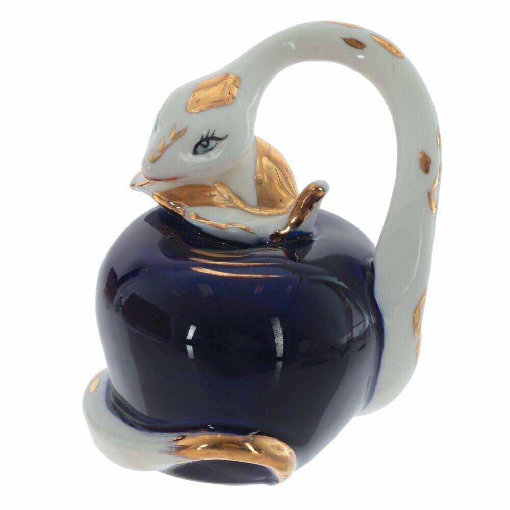 Фигурка фарфоровая змея на синем яблоке (6,5x6,5x8 см.). Новогодний сувенир символ 2025 года.