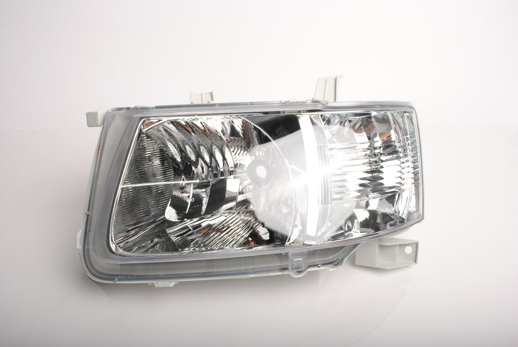 Фара 81170-52250 Powertec Toyota