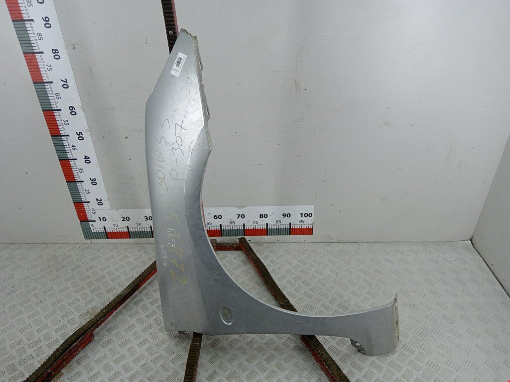 Крыло переднее правое Peugeot 307 7841N7 арт. 2215944