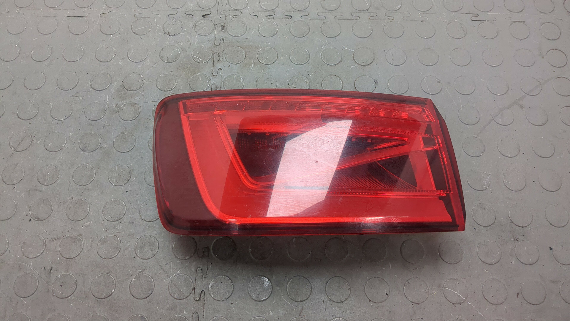 Фонарь (задний) левый Audi A3 (8V) Б/У