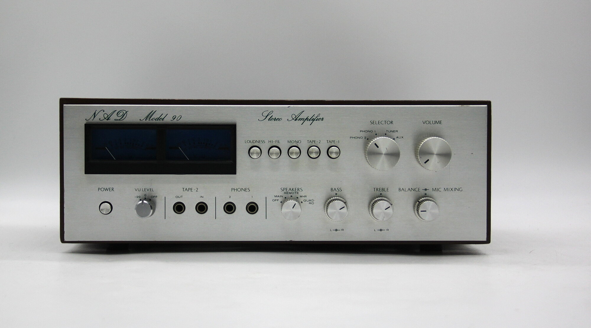 Усилитель NAD Model 90