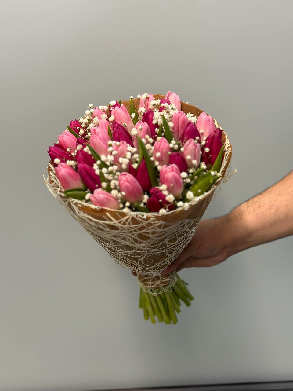 Букет wowflo "Тюльпаны", 35 цветов, 35см, подарочная упаковка