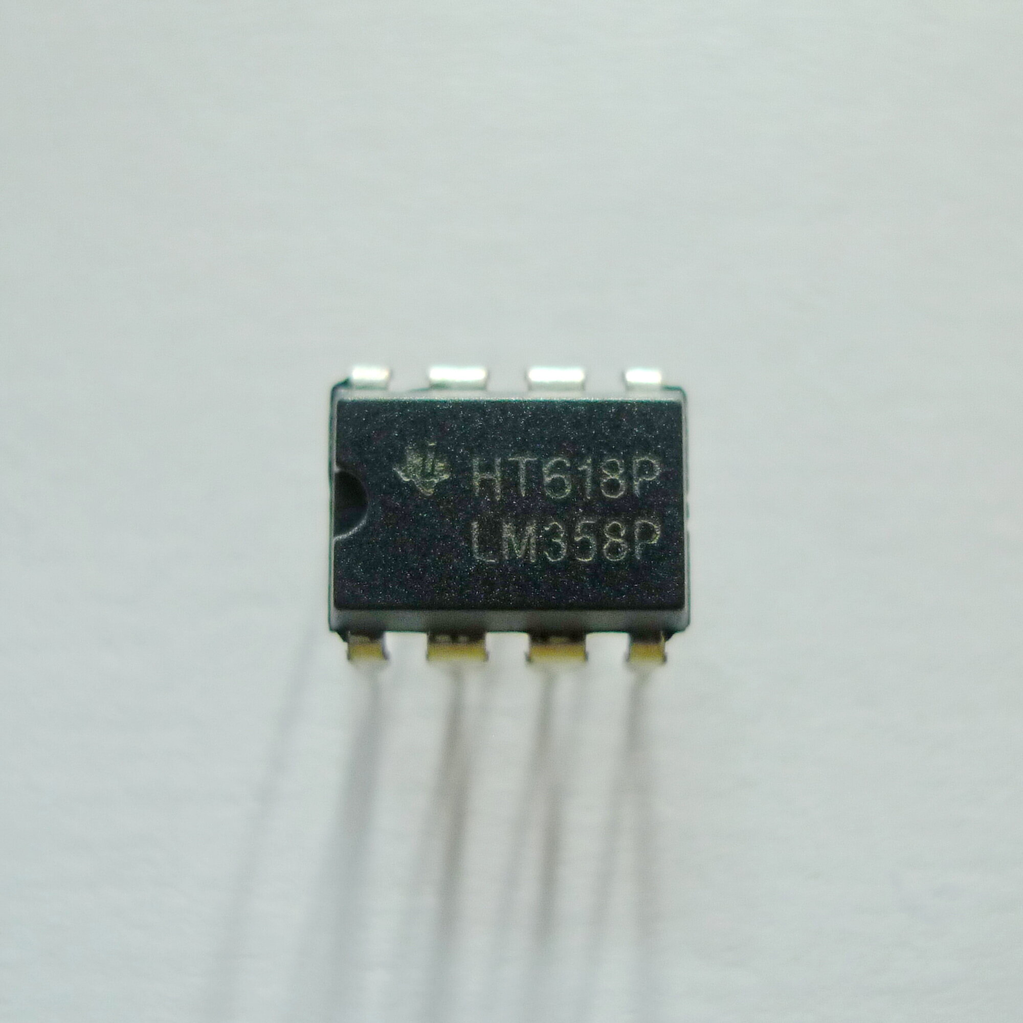 LM358P, Двухканальный операционный усилитель