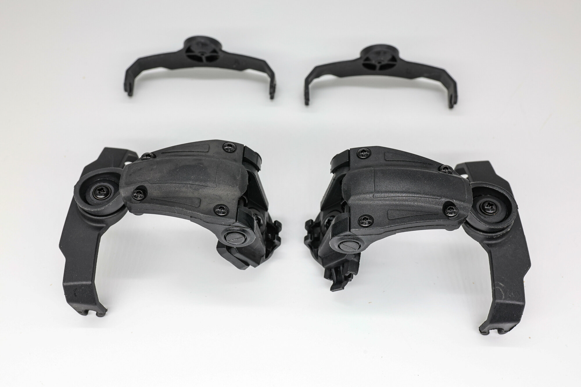 Крепление (адаптеры) для активных наушников Walkers Razors на шлем (задние крепления) черный