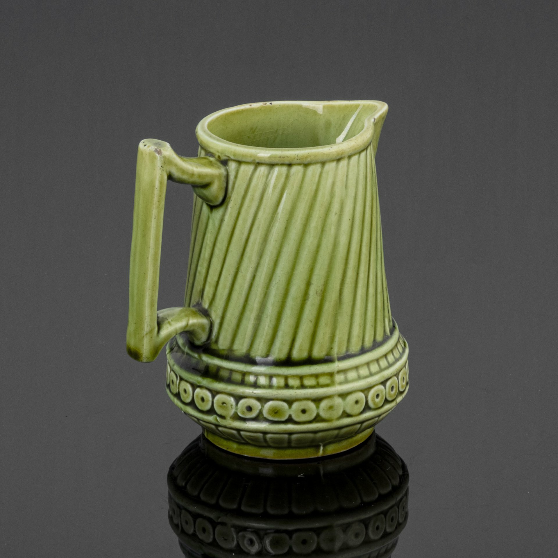 Молочник зеленого цвета, фаянс, крытье, Западная Европа, 1890-1910 гг.