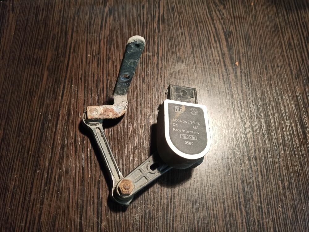 Датчик положения подвески Mercedes ML GL GLS 166