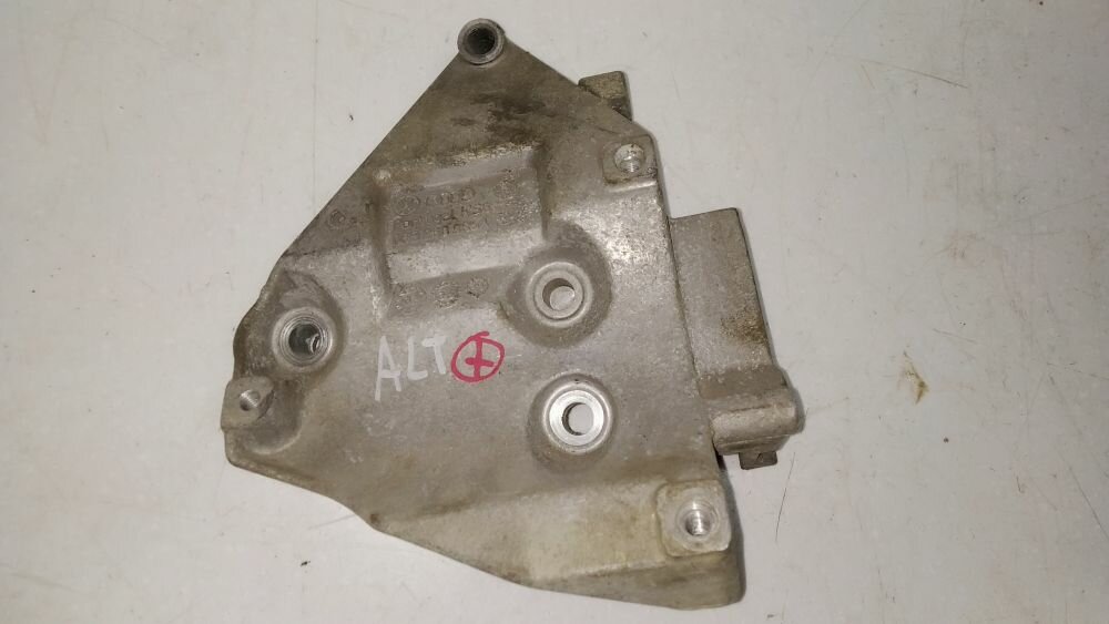 06B260885A Кронштейн компрессора VAG 06B260885A